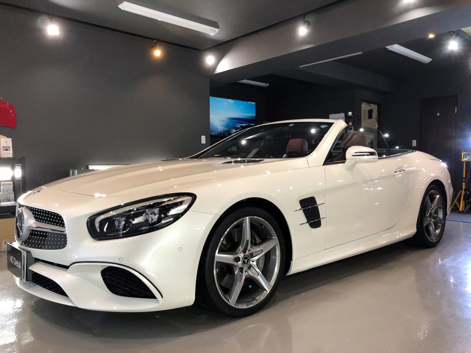 内外装フルディテイリング！メルセデスベンツSL400 (2017年式) コーティング・鈑金塗装・レザーリペア・プロテクション・ラッピング 横浜市西区 – 4C Detail（フォーシーディテイル）